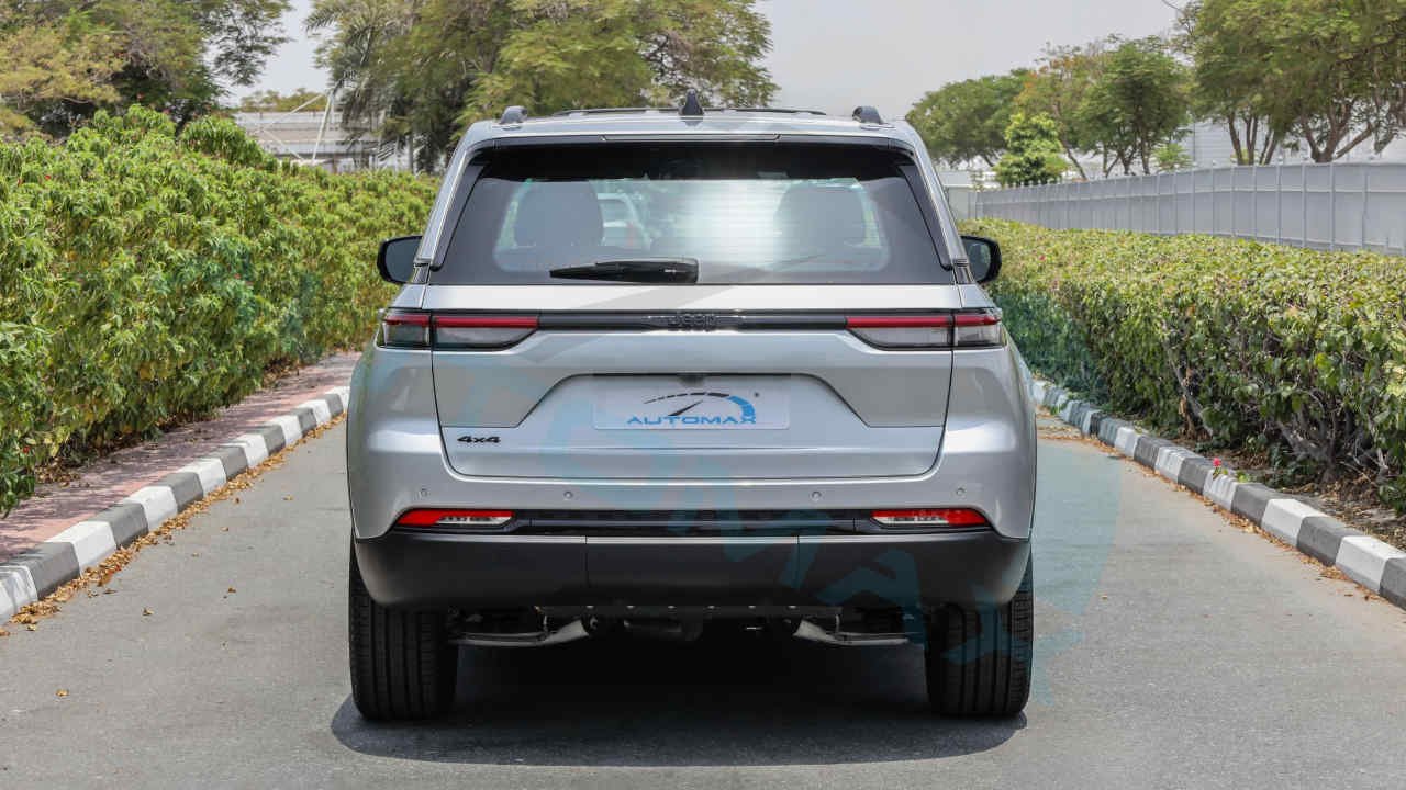 2024 Jeep Grand Cherokee Altitude | Silver Zynith | Automax®